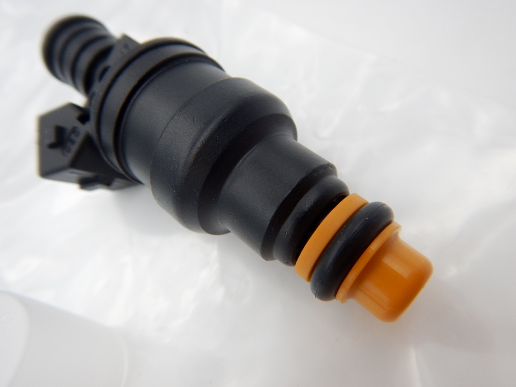 ポルシェ 930 3.2 カレラ フューエルインジェクター リビルト品 93060612000（ブログ） - ASTO(アスト) 公式