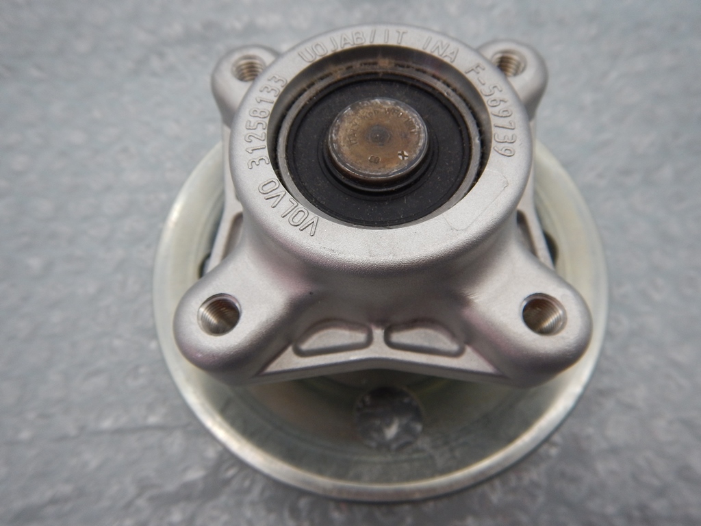 2016年モデル ボルボ XC70 リブベルトプーリー 31258133（ブログ） - ASTO(アスト) 公式